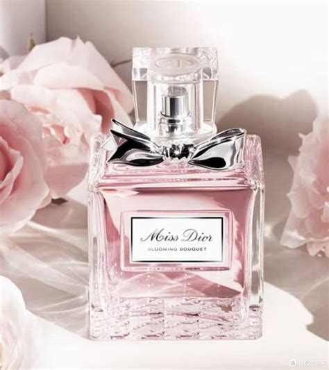 迪奥（dior）missdior迪奥小姐花漾女士淡香水30ml 送礼袋 生日礼物送女友女士香水什么值得买