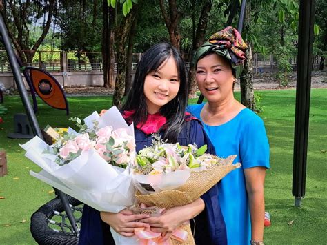 ปู เด๋อ สุดภูมิใจ ลูกสาว น้องปราย เรียนจบแล้ว สถานีต่อไป สาธารณรัฐเช็ก