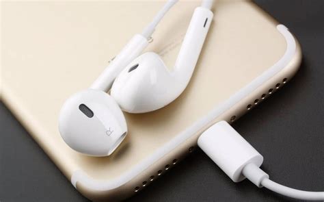Rumour Apple Launches Mass Produced Wired Earpods With Usb C Ahead Of