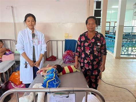 លោកបណ្ឌិត ហ៊ុន ម៉ាណែត និងលោកស្រី យកចិត្តទុកដាក់ដល់ប្រជាពលរដ្ឋលើការព្យាបាលជំងឺ សារព័ត៌មាន នគរវត្ត