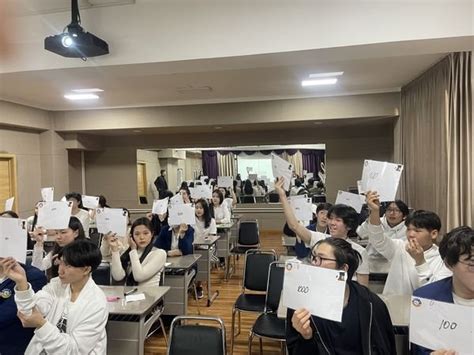 СУРАГЧИЙН ХӨГЖИЛ ГАДААД ХЭЛ ШИНЭ ҮЕ СУРГУУЛЬ