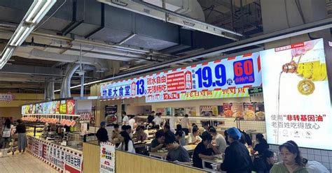 1900원 뷔페 먹으러 오세요”고객 뺏긴 동네 슈퍼마켓의 반란 하루 1000명 줄선다