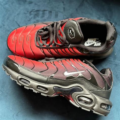 Nike Tns Red And Black Depop