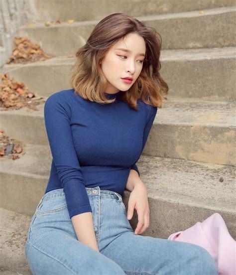 Stunning Women Korean Hair Style For New Appearance 2024