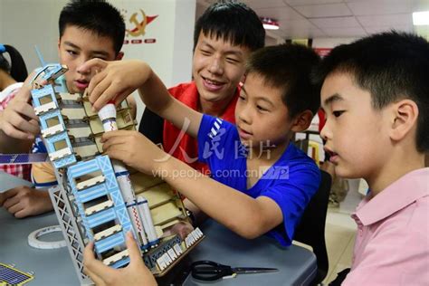 江苏镇江学航天科普 度快乐暑假 人民图片网