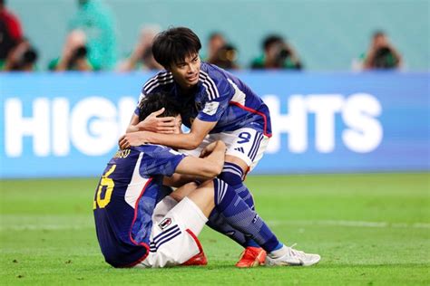 ဆာမူရိုင်းတွေ ဂျာမနီကိုအနိုင်ယူပြီးနောက် နာမည်ကျော် ရှီဘူယာ လူကူးမျဉ်းကြားမှာ အောင်ပွဲခံခဲ့ကြတဲ့