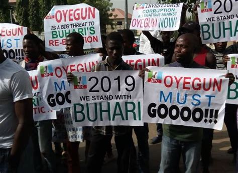 Anti Oyegun Protesters Storm Apc Secretariat Again Photos Daily