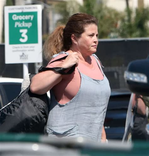 როგორ გამოიყურება სერიალ „მალიბუს მაშველების“ ვარსკვლავი იასმინ ბლიტი