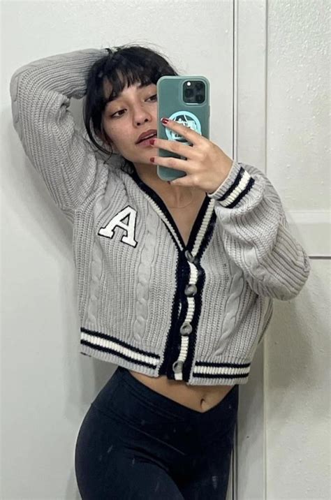 Just Peeking R Worldof Bellybutton2
