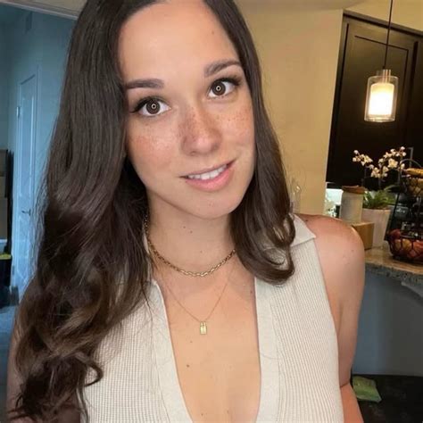 Alana Araya Alittlebitofalana • Instagram Photos And Videos