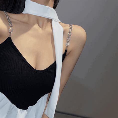 블링크 타이 블라우스 큐빅블라우스 나시블라우스 샤샤블라우스 배색블라우스 생일룩 주인공룩 파티룩 타이블라우스 나시큐빅블라우스 타이나시 스카프 에이블리