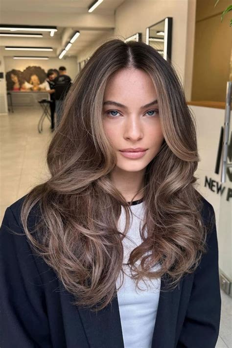 32 Fall Hair Color Trends Rich Mocha Blend Long Layered Haircut