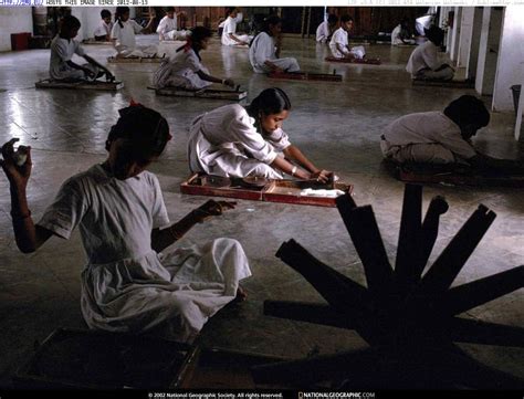 Pic Class Weaving 158330B National Geographic Photo Of The Day 2001 2009
