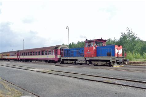 CD 714 029 verschiebt Reisezugwagen in Ceske Budejovice am 21 September ...