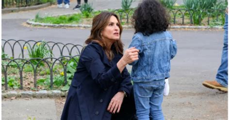 엄마 찾아주세요… 경찰 역할 촬영중이던 美배우 찾아간 아이