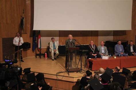 ВТУ Исторически факултет Тържествено връчване на дипломите на абсолвентите от випуск 2015