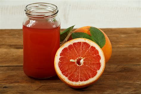 자 몽 주스 유리 과일 신선한 술 건강 하 고 감귤 류 음식 배경 달콤한 익은 빨간색 육즙 다이어트 나무 유기농 자연 오렌지