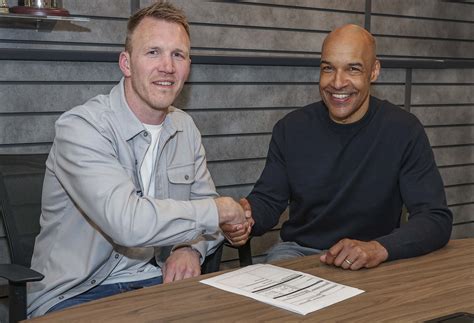 Mark Ellis Re Signs