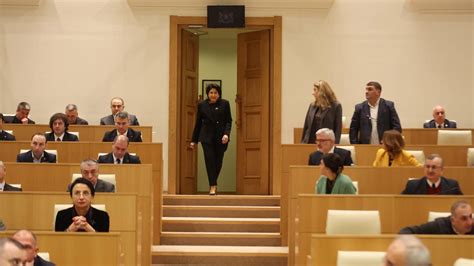 პრეზიდენტის მოხსენება პარლამენტში სრულად Netgazeti • პარლამენტი • სალომე ზურაბიშვილი