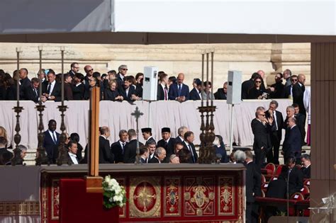 პრეზიდენტი მიხეილ ყაველაშვილი და საქართველოს ოფიციალური დელეგაცია რომის პაპის დაკრძალვაზე ვიდეო