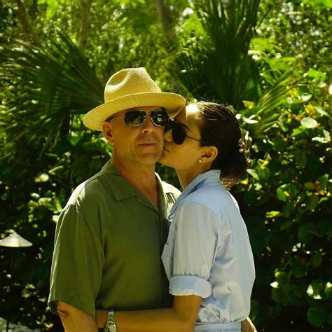 Emma Heming La Mujer De Bruce Willis Se Estremece Al Recordar La