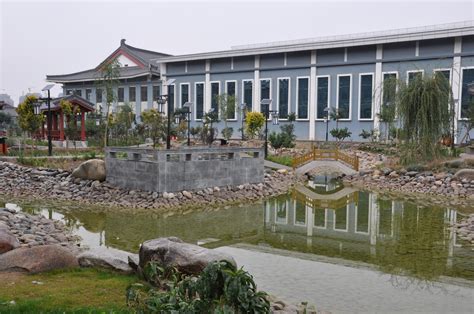 西宁市十四中 西宁市城西区 西宁市那中学 大山谷图库