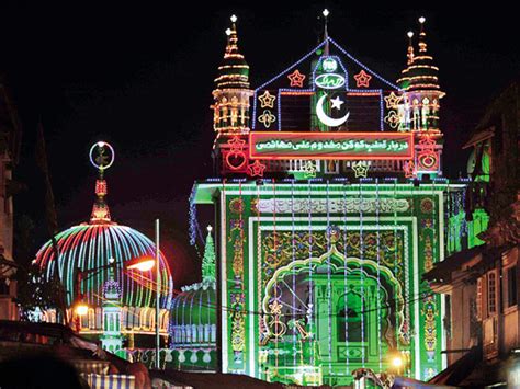 Mumbai 10 Day Mahim Fair Begins With Crowd Thronging Dargah