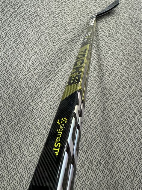 2 Pack Ccm As V Pro 75 Flex P29 Curve Right Hand Sticks Sidelineswap