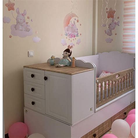 برچسب دیواری خرگوش های پاستیلی کد 1424 دیوار آب نباتی