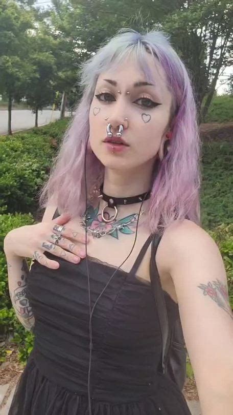 Post Women With Huge Septums Tumblr Com Tumbex