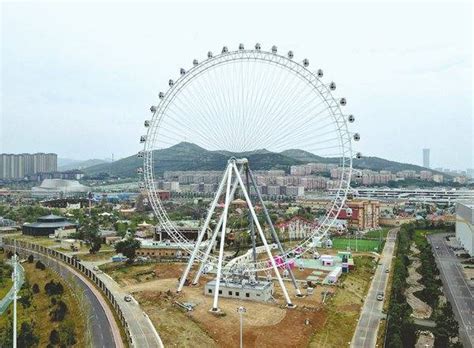 济南东部首座摩天轮组装完成转轮单圈铁西