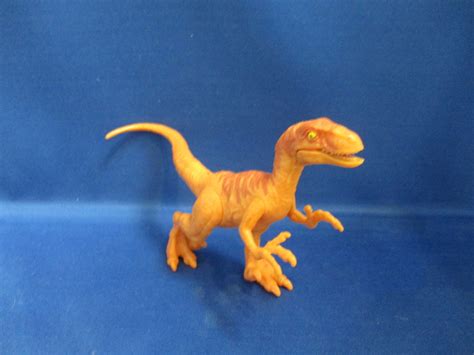 Jurassic World Attack Pack Velociraptor Crowemag Toys