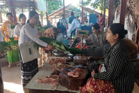 သရက်မြို့၌ ပလတ်စတစ်သုံးစွဲမှုလျှော့ချရေး အင်ဖက်များအခမဲ့ဖြန့်ဝေခြင်းနှင့် အသိပညာပေးလုပ်ငန်းများ