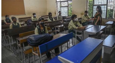 Delhi Government School Teachers To Be Stationed At Airport On Covid