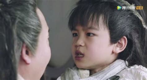 新版《倚天屠龙记》童年张无忌演技被赞，网友：原来是个老戏骨
