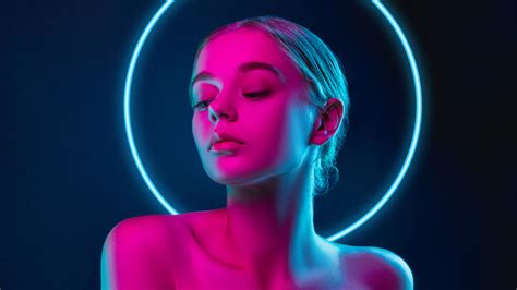 Tips To Make Experimenting With Colorful Makeup A Breeze