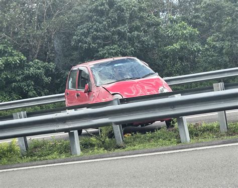 ඔවුන් ඒ ආවෙත් කරාපිටිය රෝහලටමයි දෛවෝපගත ලෙසින් ඇය ඒ රෝහලේදීම අවසන් ගමන් ගිහින් සියල්ලන්