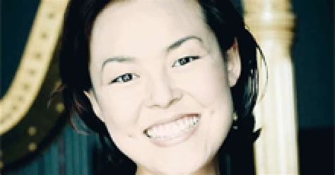 천사의 악기 하프 성내고 울기도 하지요