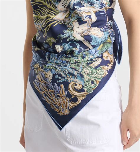 Квадратный платок Dior Cabinet De La Mer 90 Шелковый твил с многоцветным узором на темно синем
