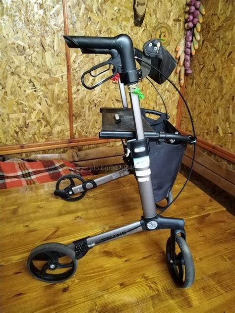 Сгъваема алуминиева проходилка ролатор за възрастни оперирани трудно подвижни хора Те