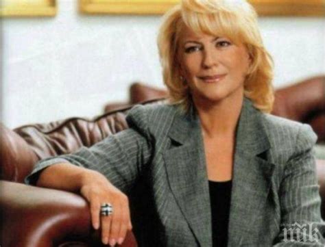 ГОРЧИВО Най богатата българка се жени на 63 за млад и беден художник