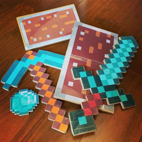 【工作】マイクラのダイヤモンドの剣とダイヤモンドのツルハシを段ボールでクラフト【ダウンロード用デザインデータあり】 ママあそび隊