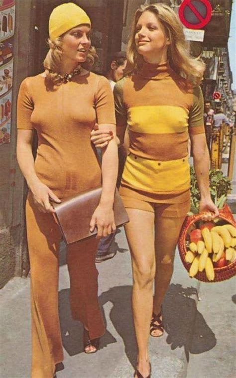 The Braless Days Of 70s Fashion Roldschoolcool
