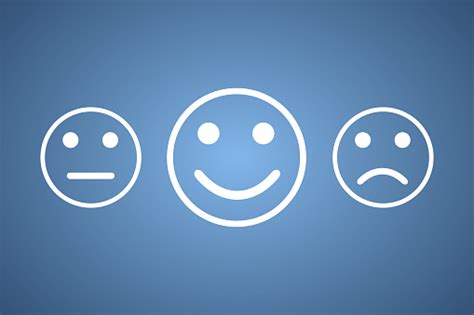 얼굴에 행복한 미소 선택 좋은 피드백 평가 및 긍정적 인 고객 피드백 경험 만족도 설문 조사 정신 건강 평가 세계 정신 건강의 날 개념 Mental Wellbeing에 대한