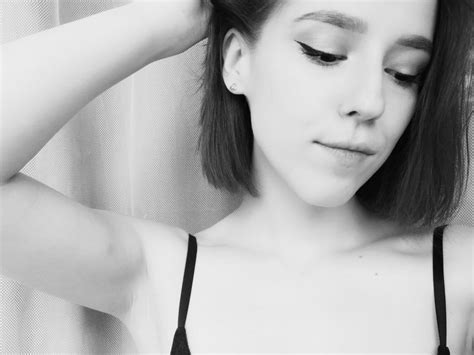 Nya Neko Nya профиль кам модели Stripchat