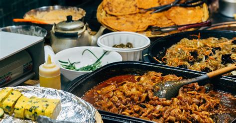 국수 김밥 김치 노점상 다양한 음식 대한민국 맛있는 요리 매운 매운 요리 문화 음식 미식가 서울 서울 시장 서울 풍미 서울거리 선명한 세계