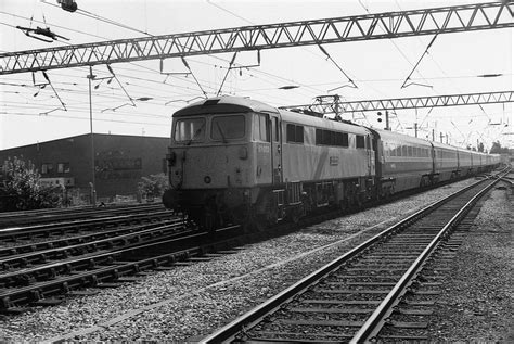 Fileclass 87 87032 Kenilworth On A West Coast Main Line Express Early