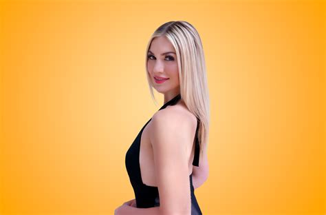 Natural Blonde Hair Color Care And Styling Tips Gk Hair Canada