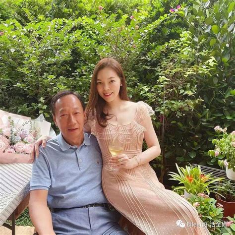 比甘比上位快?闪婚嫁给首富的为什么竟是她?郭台铭林淑如曾馨莹 比甘比上位快?闪婚嫁给首富的为什么竟是她?郭台铭林淑如曾馨莹