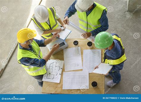 Engineering Teamwork Meeting On Site Workengineers Project Manager